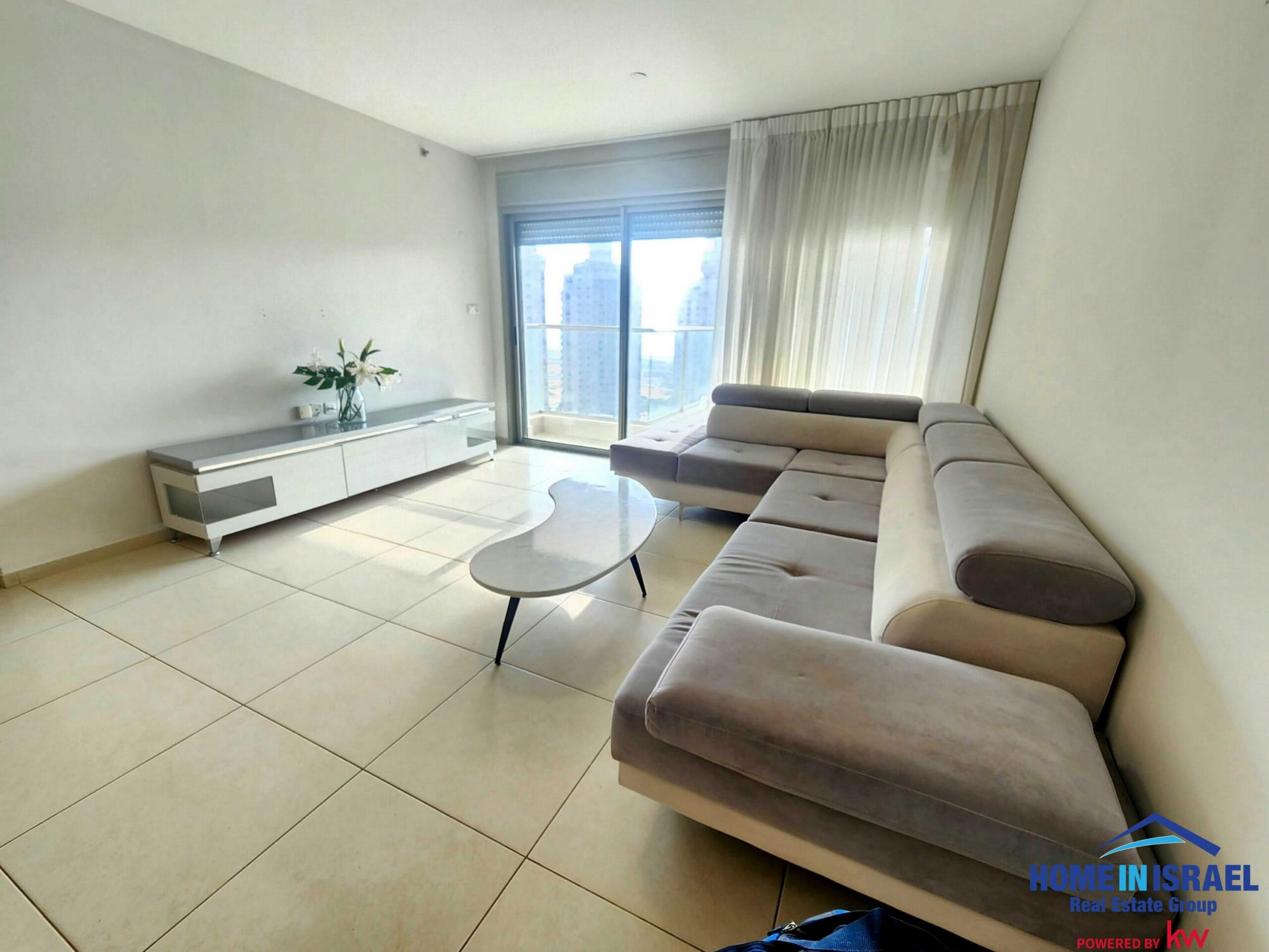 For rent in Ir Yamim on Dudu Dotan Street - Home in Israel